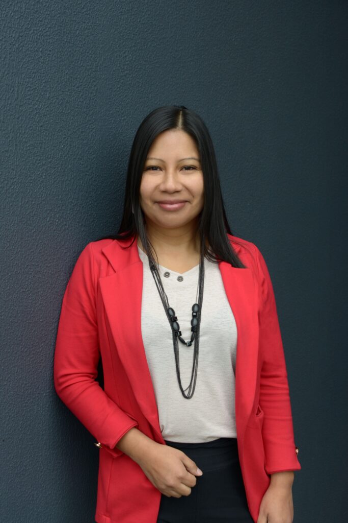 Elizabeth De la Cruz Farinango - AVL Abogados